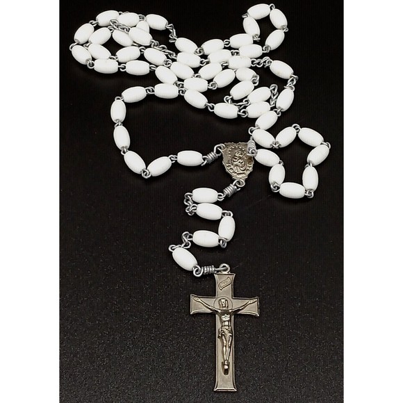 Unbranded | Jewelry | Vintage White Acrylic Bead Rosary Inri Cross ...